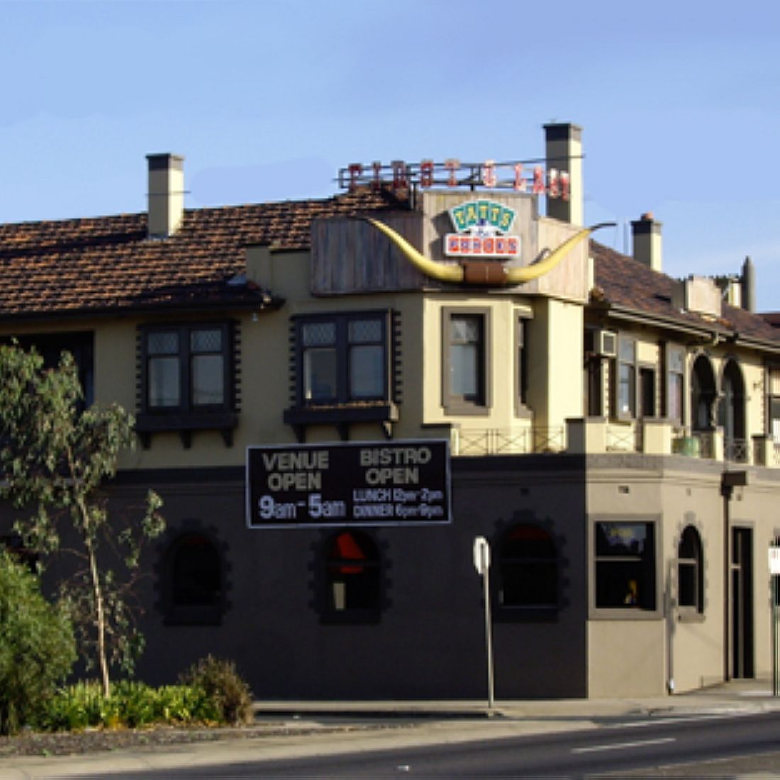 ~ First and Last Hotel, Hadfield, Melbourne ~ Review and Details