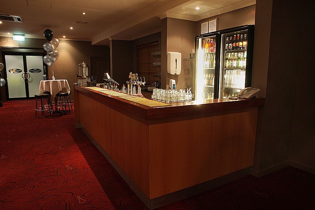 ~ Hamilton Hotel, Hamilton ~ Review and Details