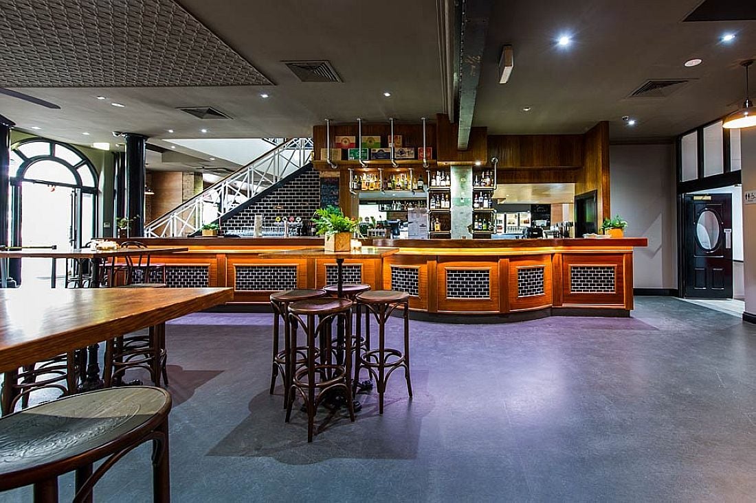 ~ Transcontinental Hotel, Brisbane City ~ Review and Details